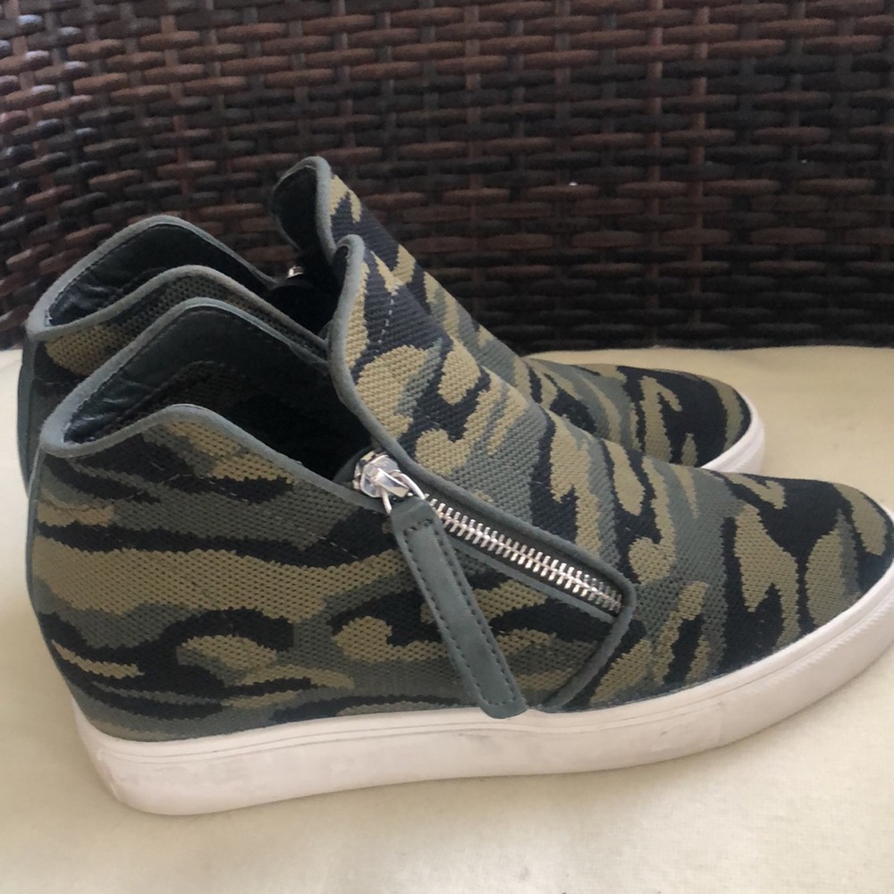 Steve Madden Green Camo Caliber Camouflage Wedges - Gem